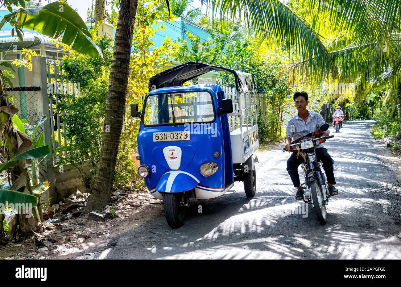 Man on tuk tuk hi-res stock photography and images - Alamy