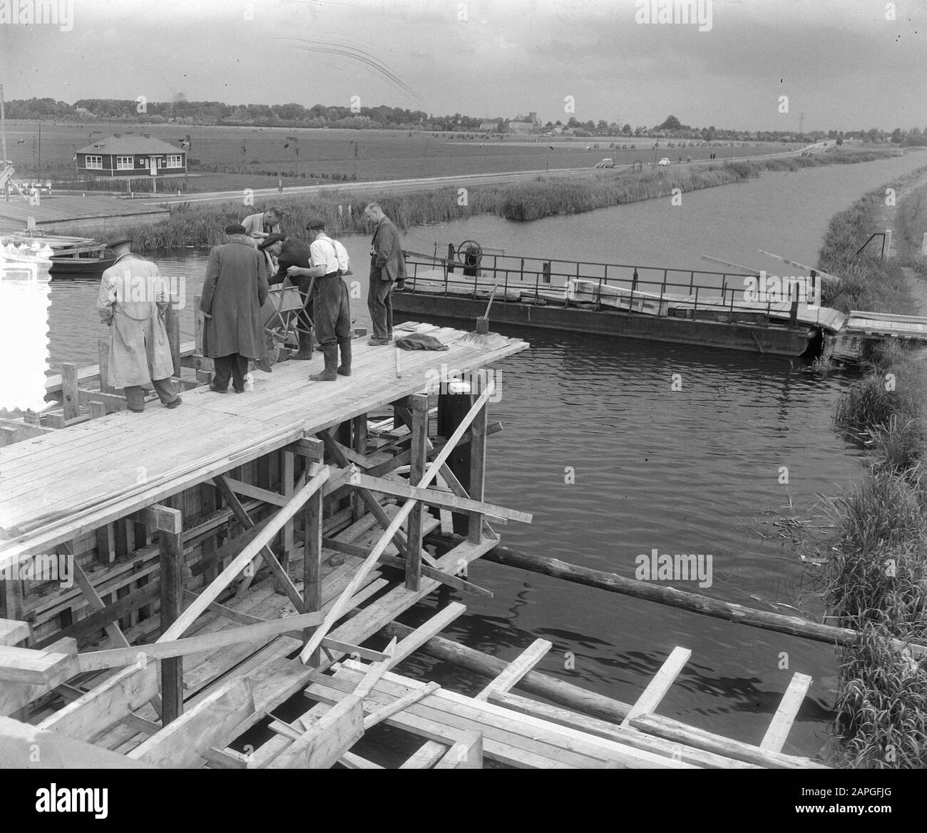 Construction viaduct Vinkeveen weg Amsterdam-Utrecht Date: June 15 ...