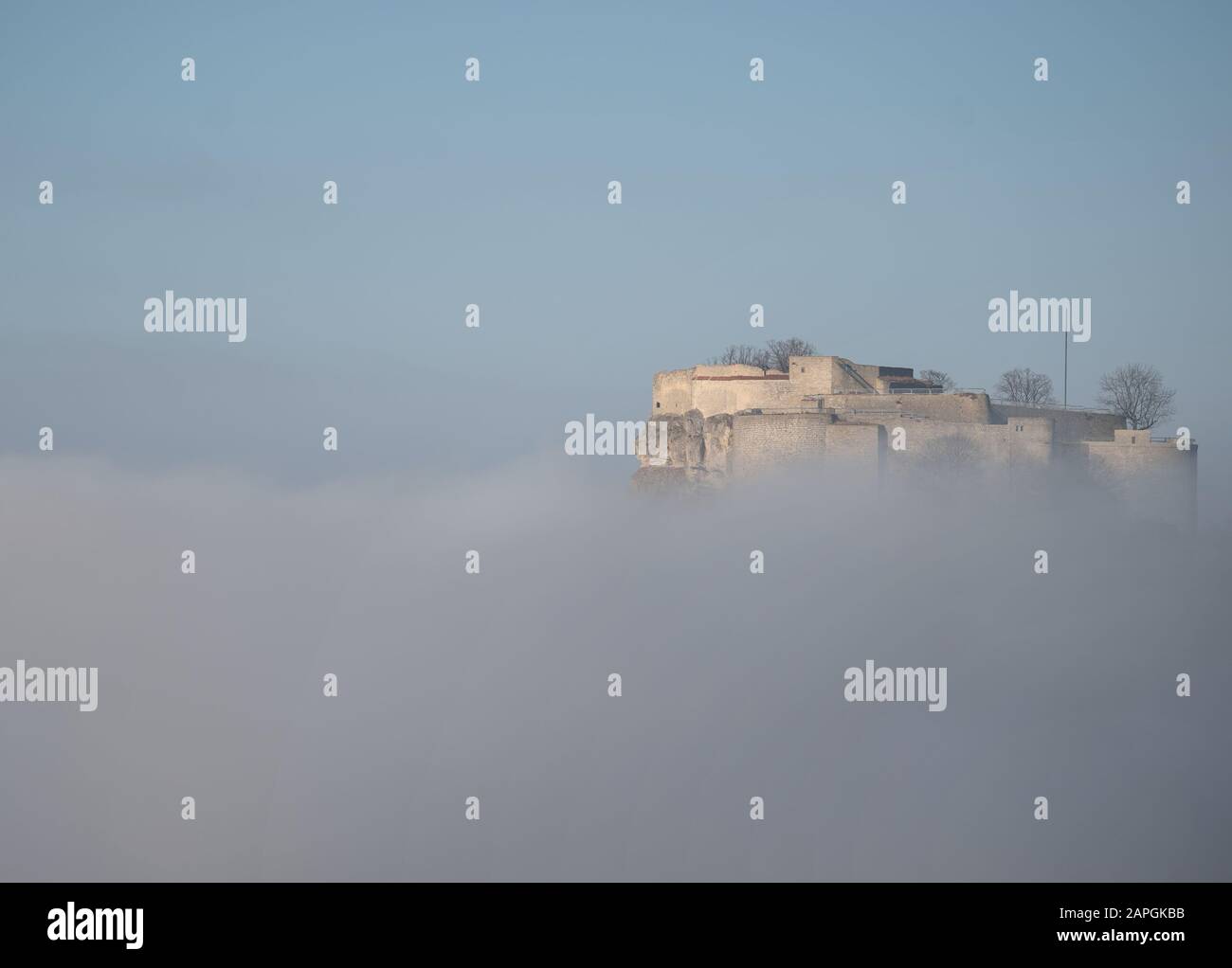 23 January 2020, Baden-Wuerttemberg, Neuffen: The ruins of Hohenneuffen ...