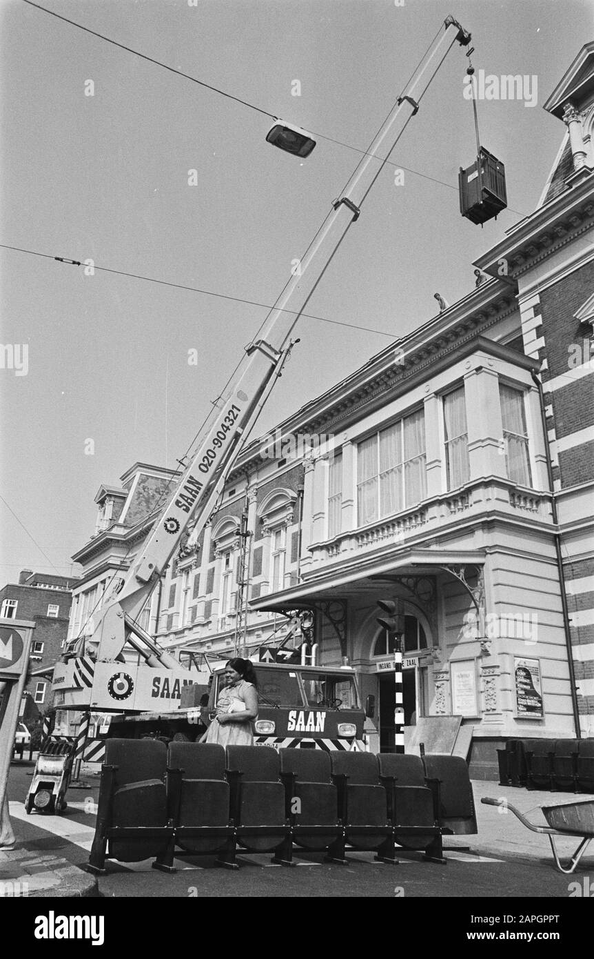 Placement of a lift with an aerial work platform in the Concertgebouw ...