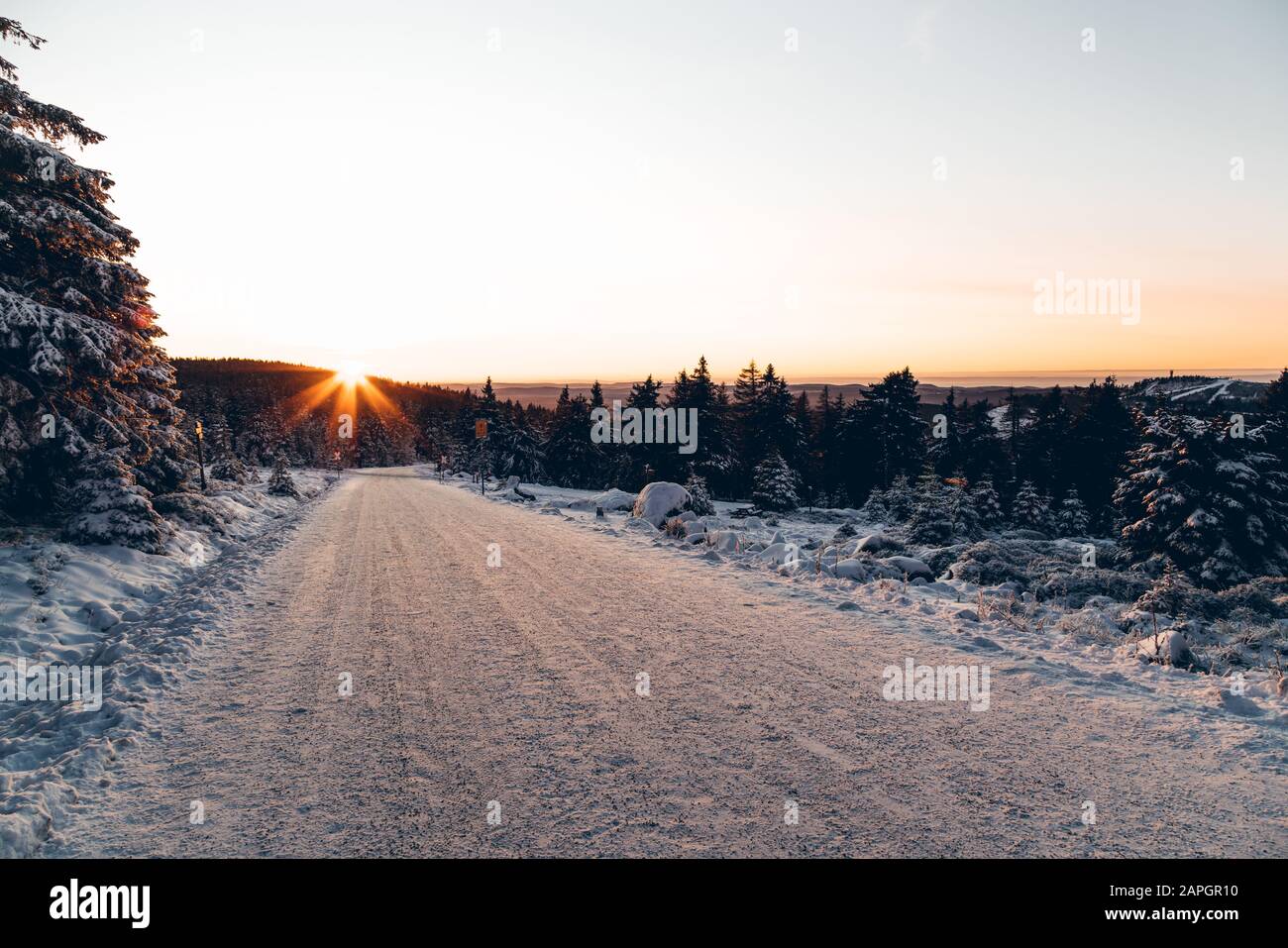 Lots of snow hi-res stock photography and images - Alamy