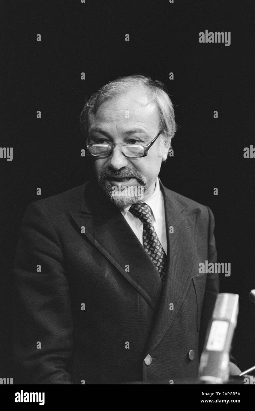 Research elderly Black and White Stock Photos & Images - Alamy