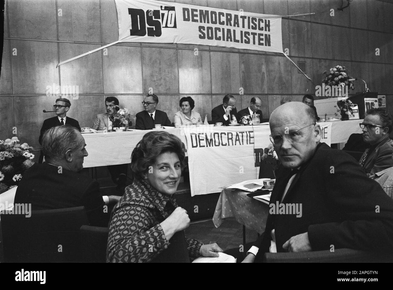 November 14 1970 hi-res stock photography and images - Alamy