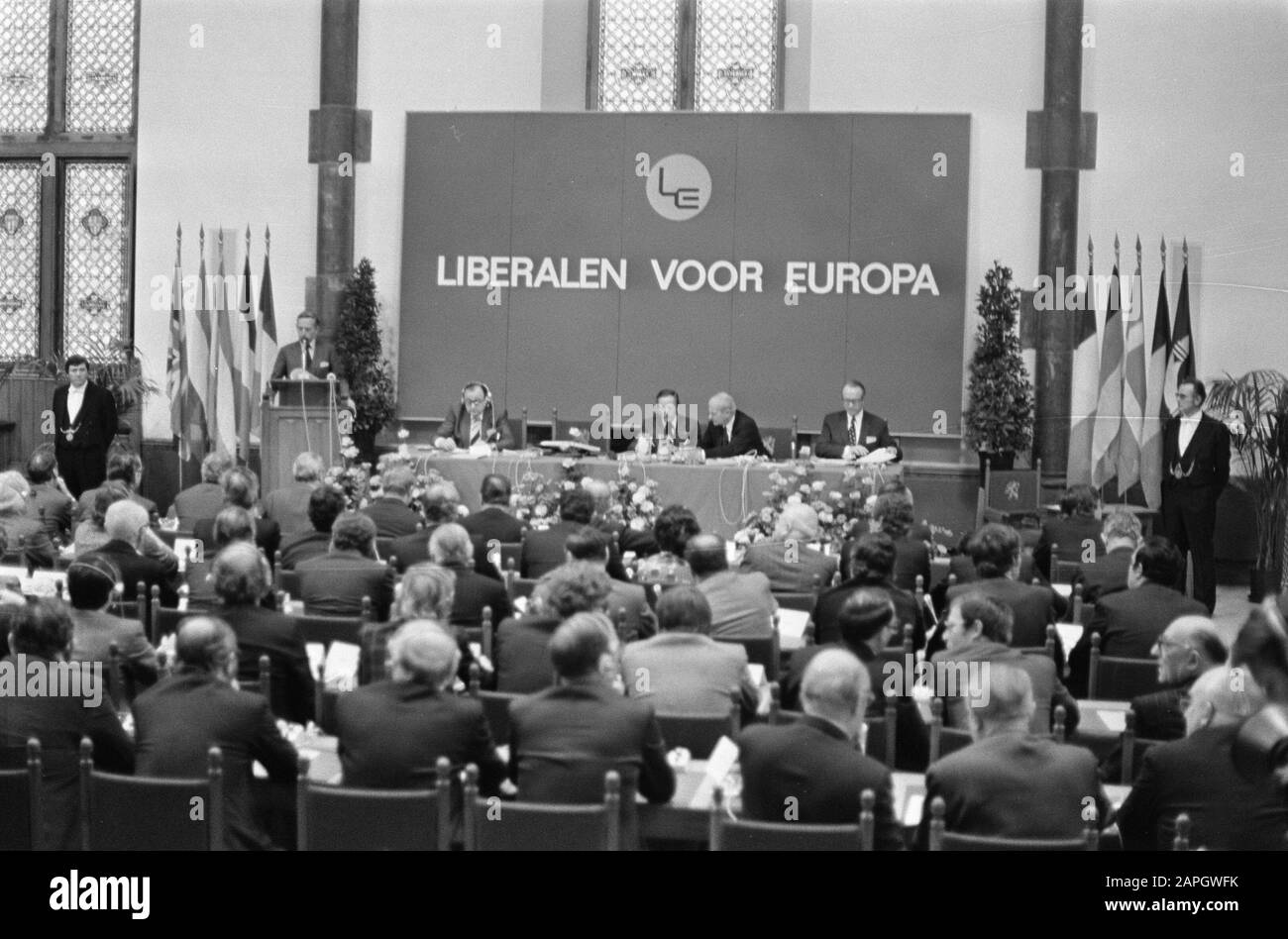 6 november 1976 hi-res stock photography and images - Alamy