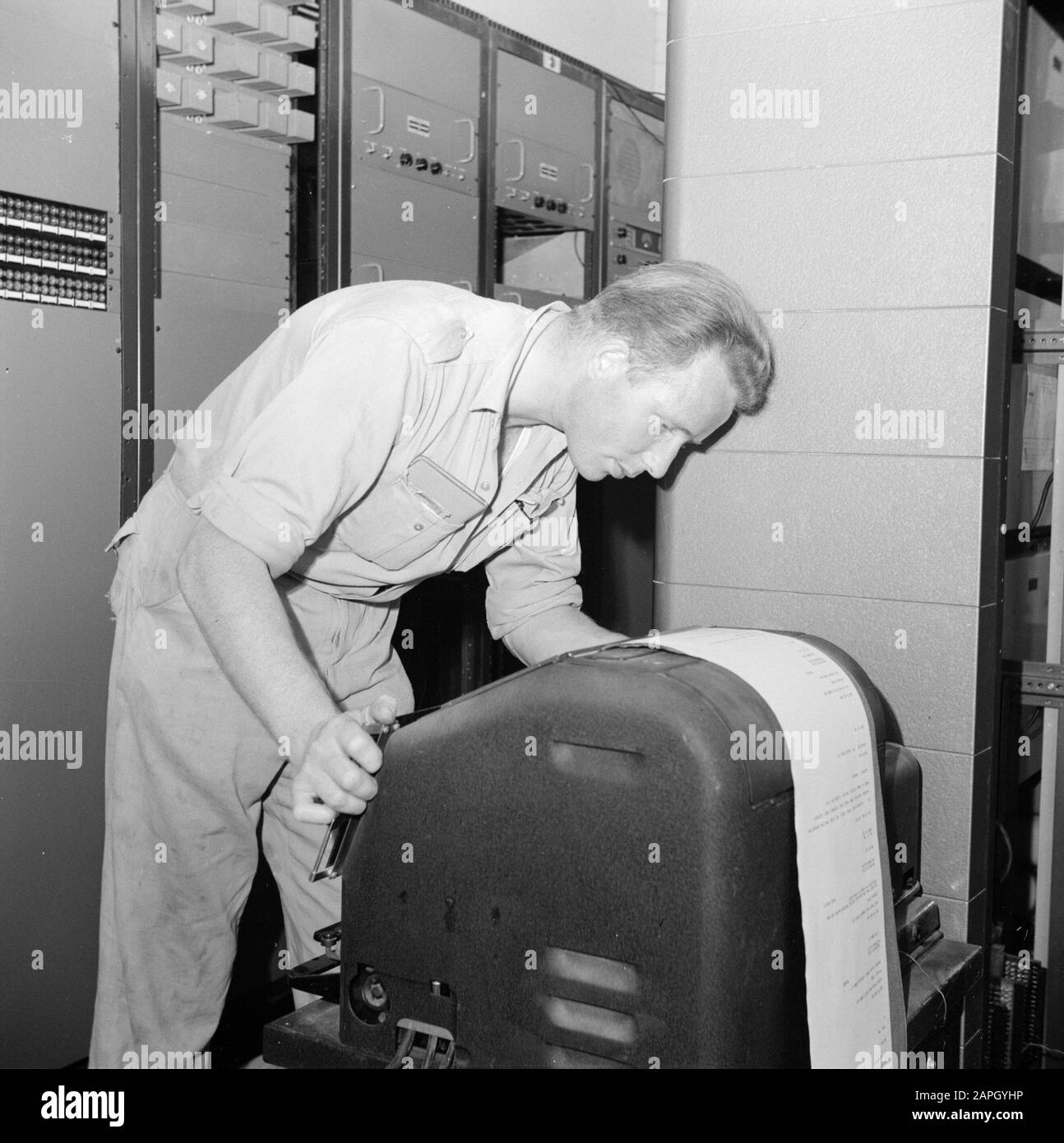 Middle East 1950-1955: Lebanon Description: Control room at the Tap ...