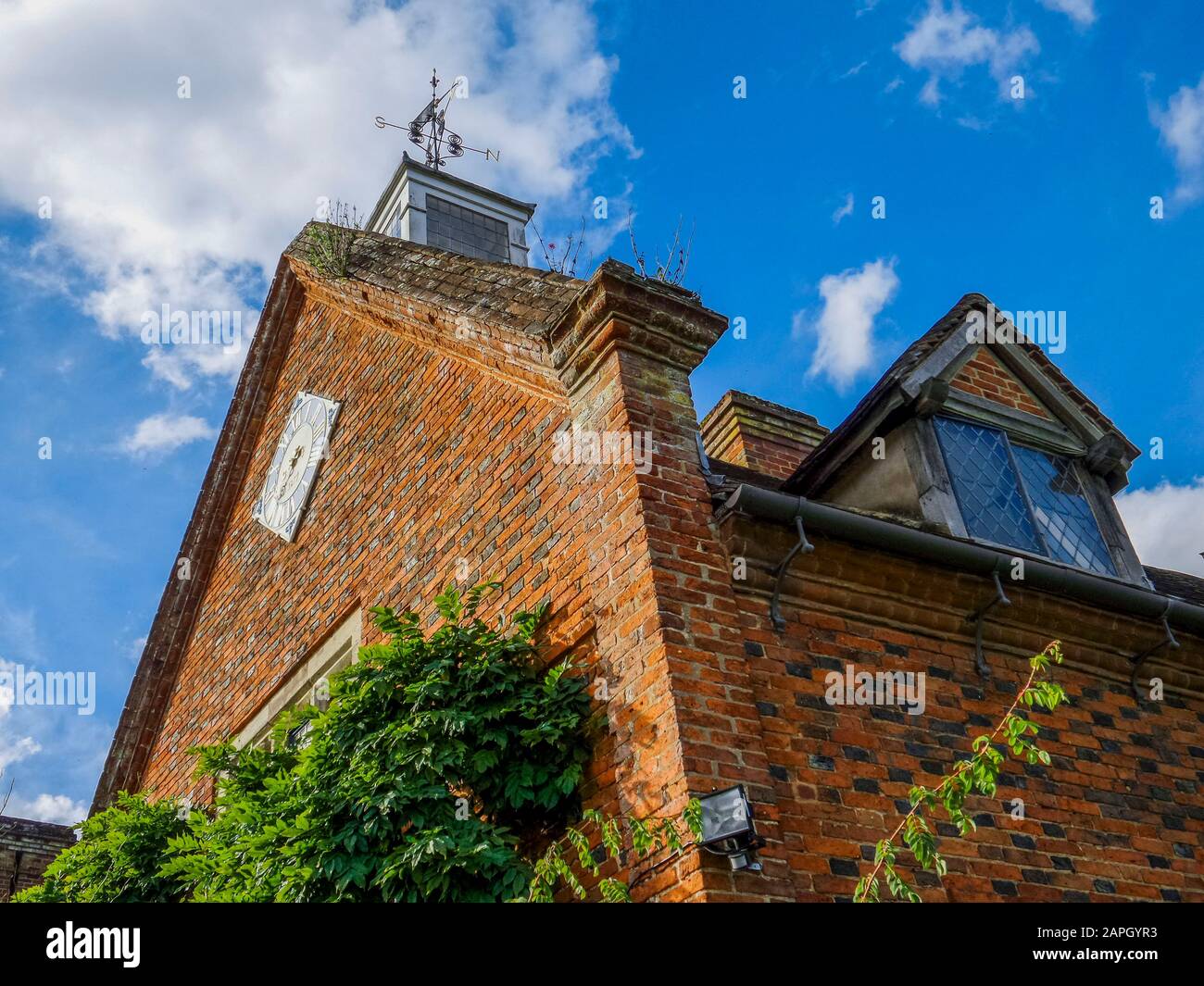 Old manor house generic uk hi-res stock photography and images - Alamy