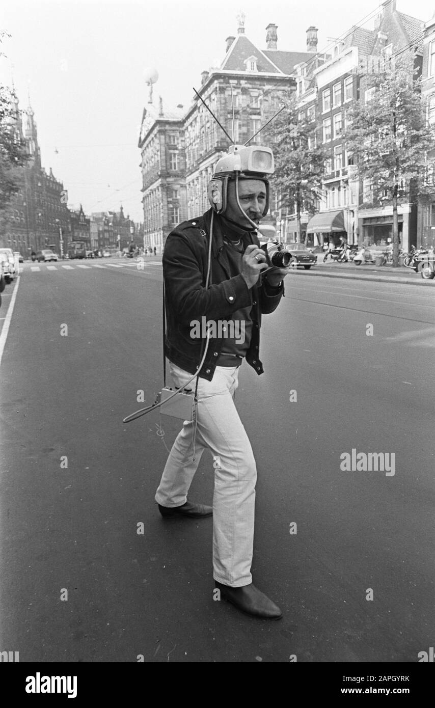 Cor Jaring and his magic press helmet. Cor Jaring (photographer) Date ...