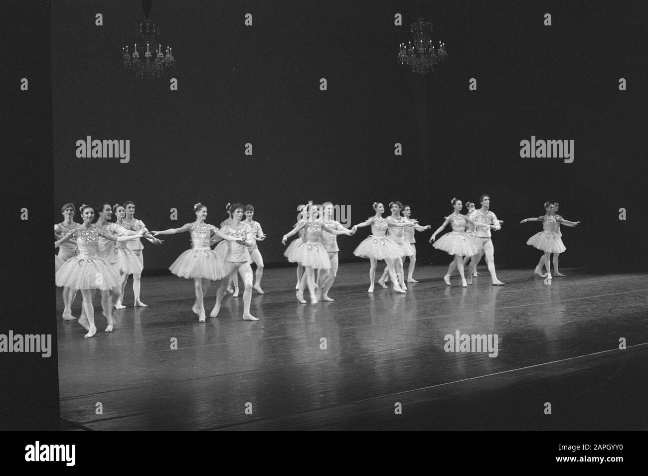 Corps de Ballet of the National Ballet Date: 1 January 1987 Location ...