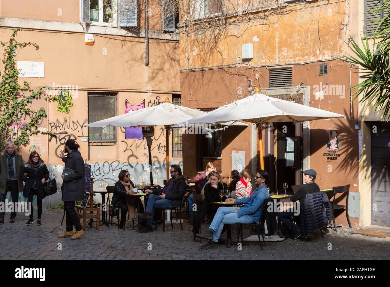 Coffee bar rome hi-res stock photography and images - Alamy