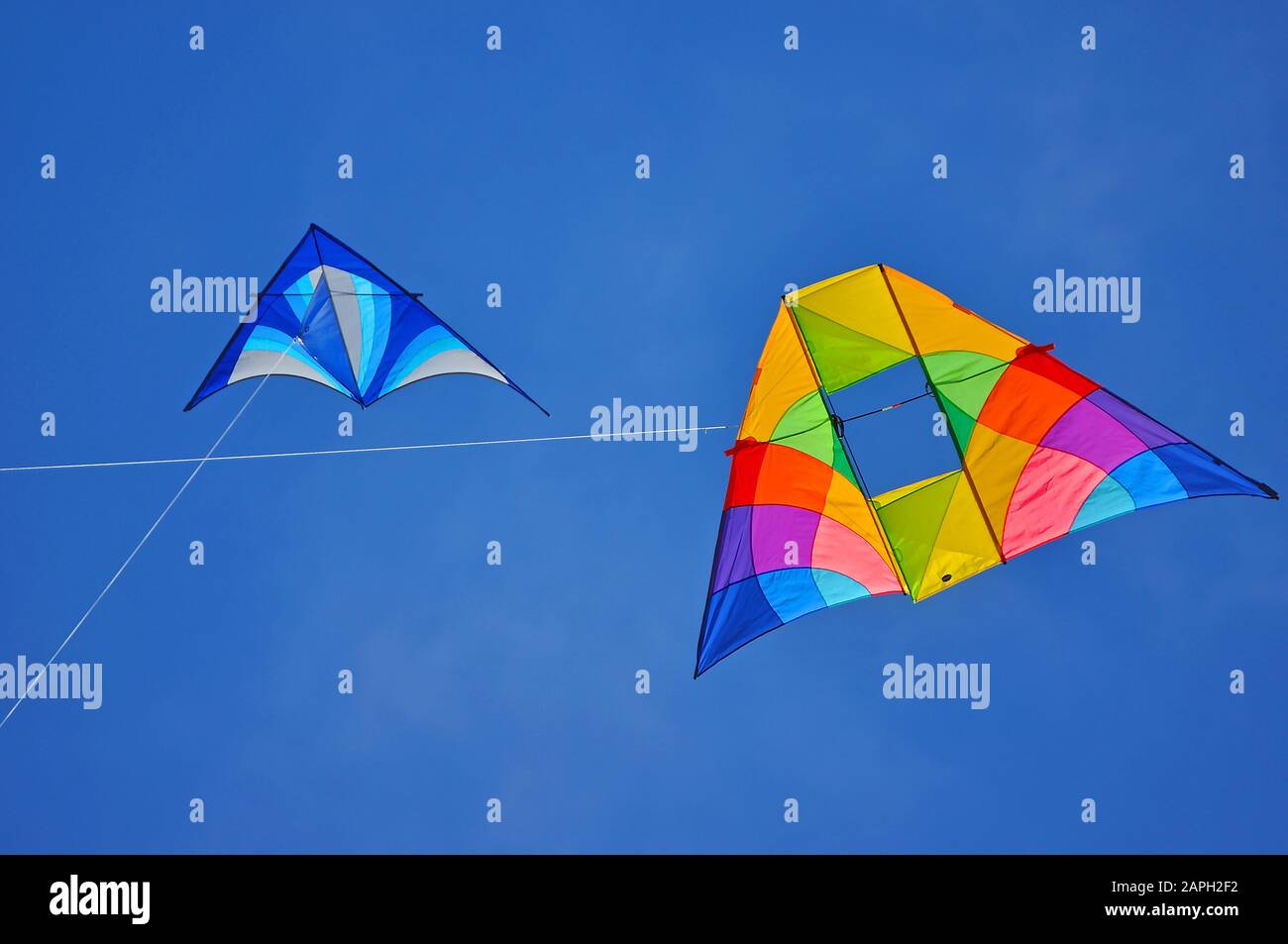 Colorful kites hi-res stock photography and images - Alamy