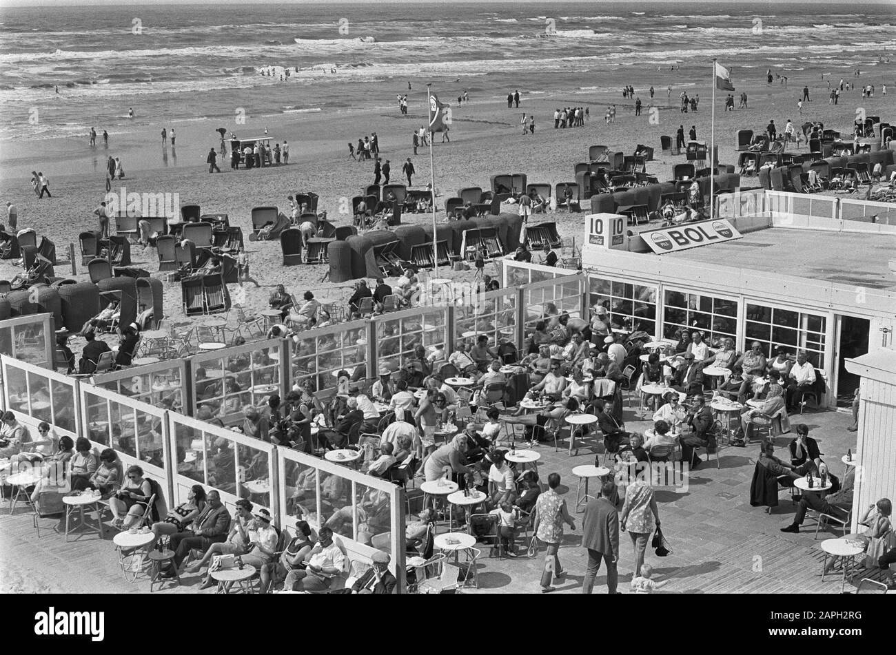 Log boats Black and White Stock Photos & Images - Alamy