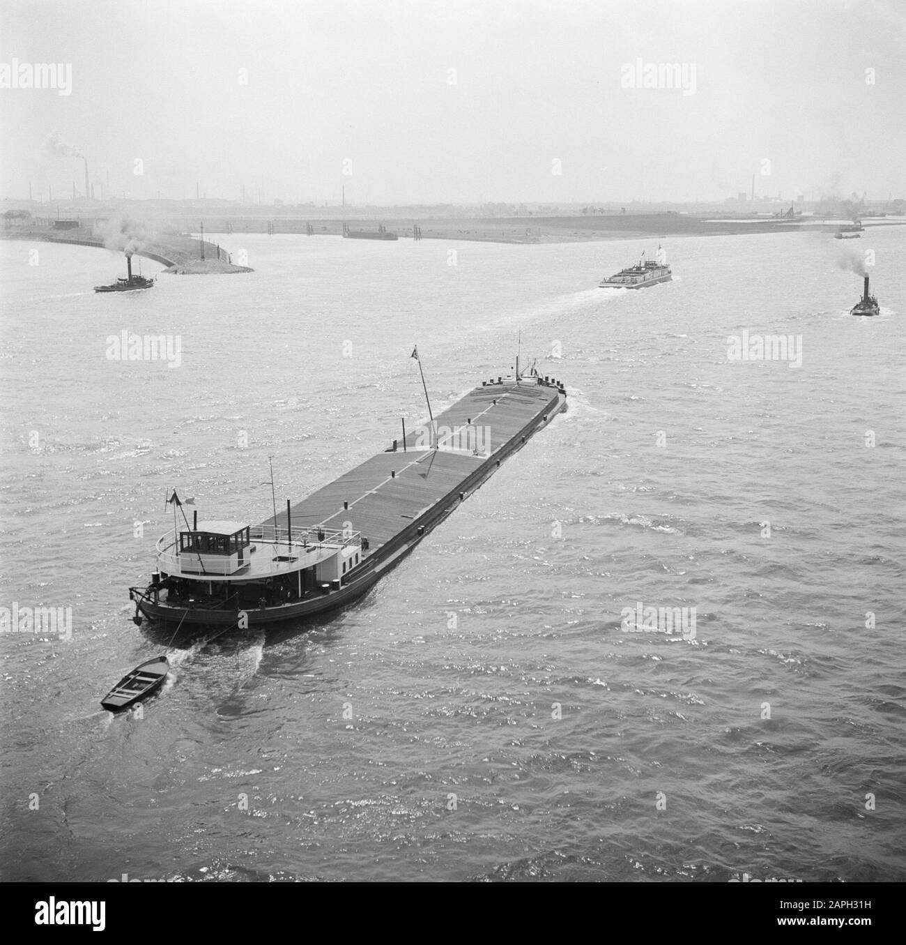 Rijnvaart, report from tug Damco 9: West Germany Description: Damco 10 ...