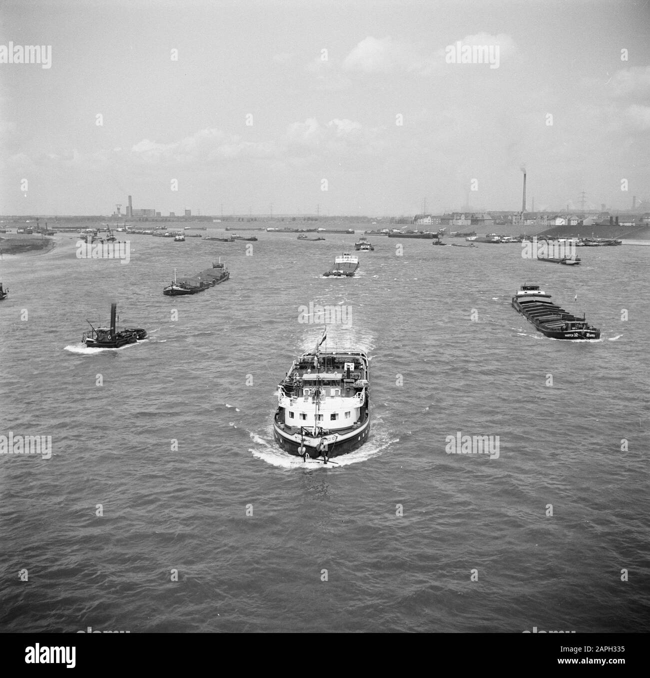 Rijnvaart, reportage from tug Damco 9: West Germany Description: Damco ...