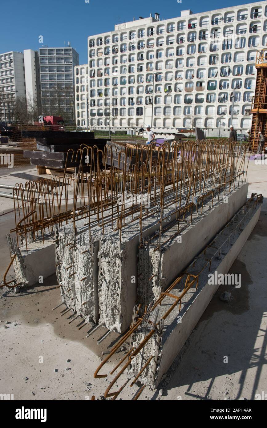 Construction Modern Building with concrete and steel Stock Photo - Alamy