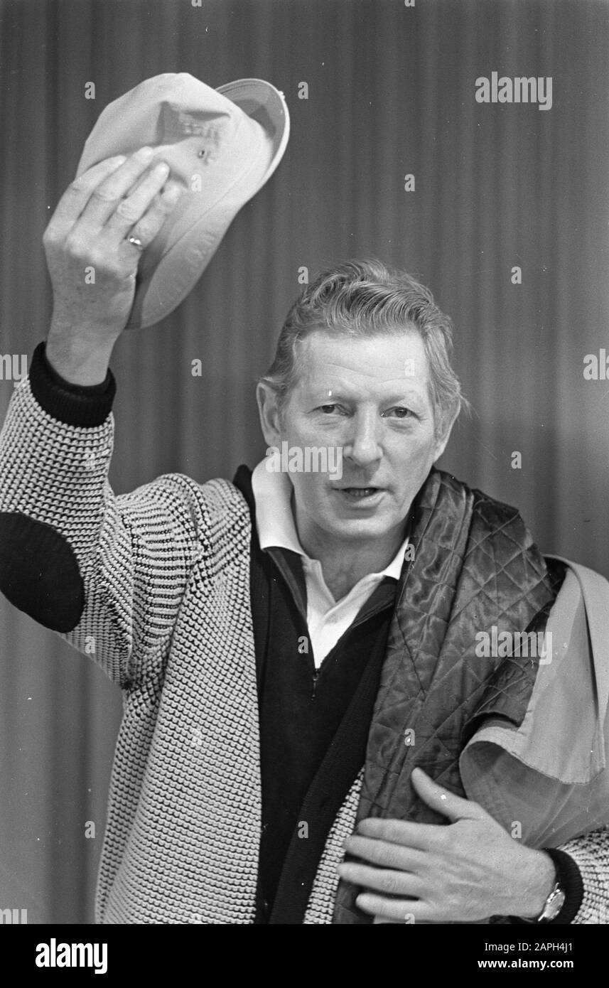 Danny Kay in the Netherlands. Danny Kay greets attendees Date: November ...