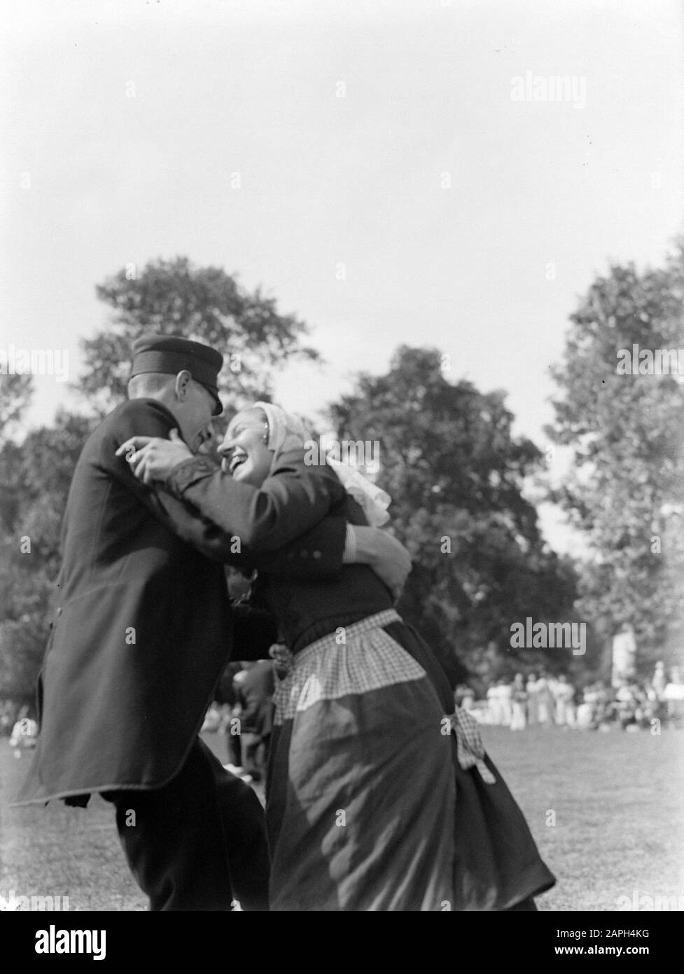 Couple dances in historic location hi-res stock photography and images ...