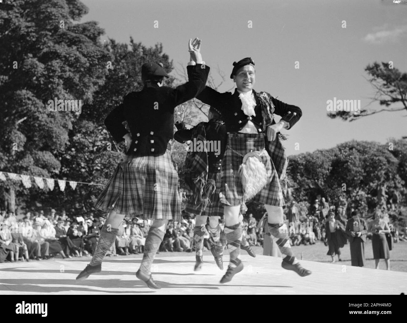 Bagpipes dancing hi-res stock photography and images - Alamy