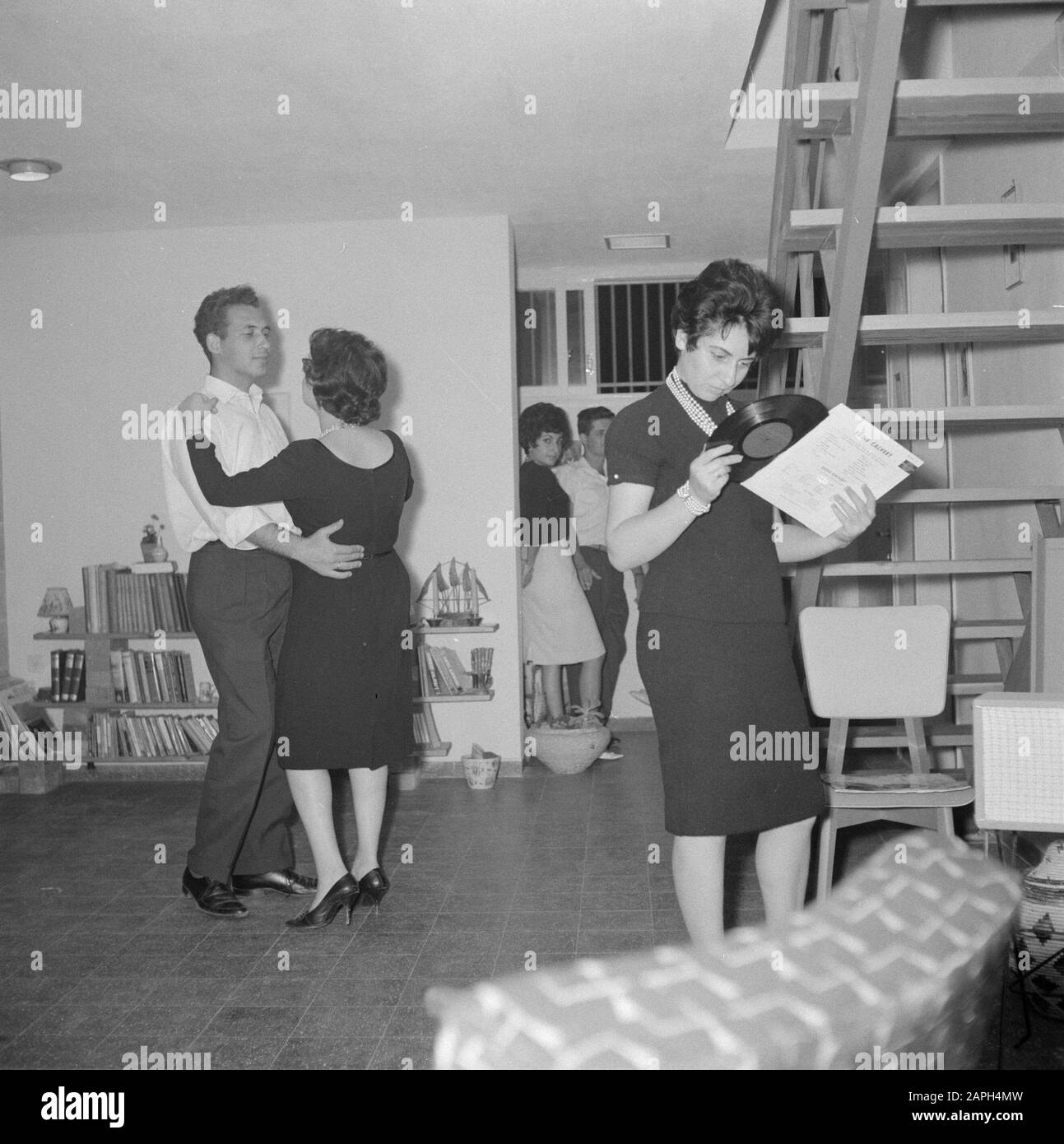 Gramophone dancing hi-res stock photography and images - Alamy