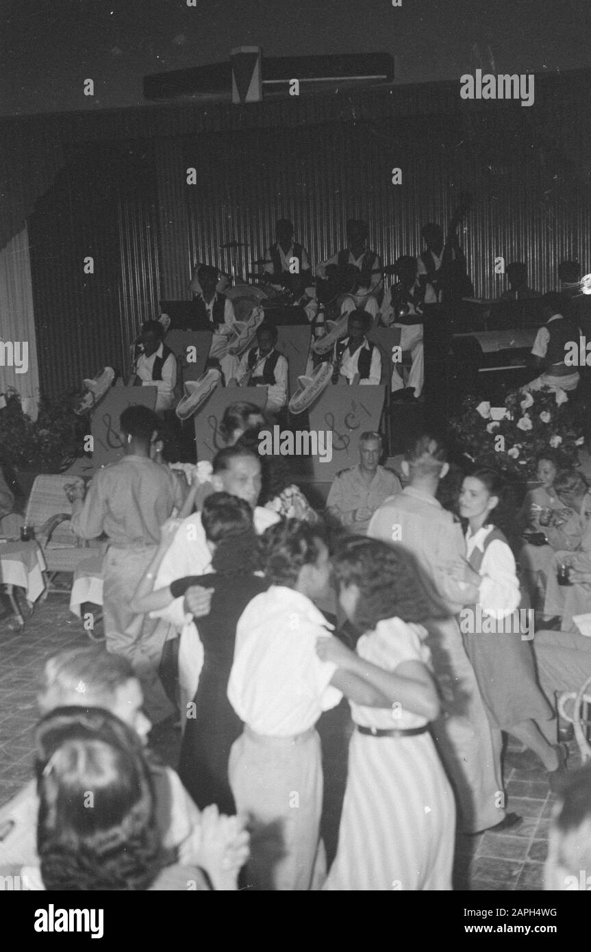 Traditional dutch dancing Black and White Stock Photos & Images - Alamy