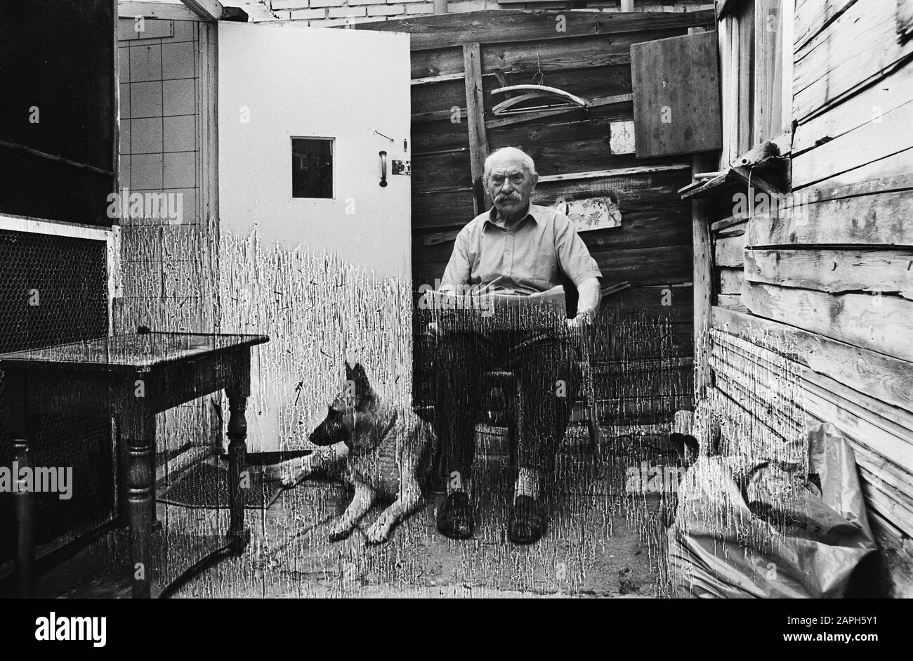 82 year old squatter hannes van toorn hi-res stock photography and ...