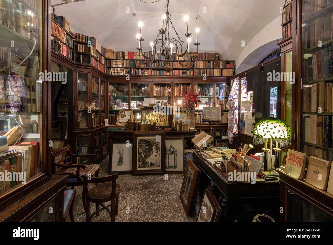 Interior of Cascianelli antique book store in Rome, Italy Stock Photo ...