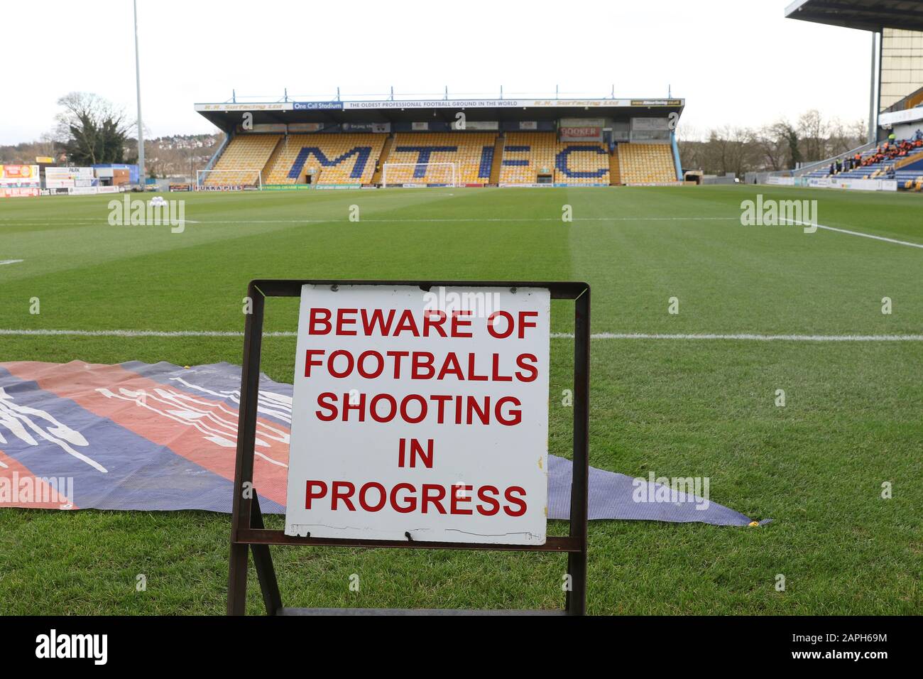 Mansfield town football club hi-res stock photography and images - Alamy