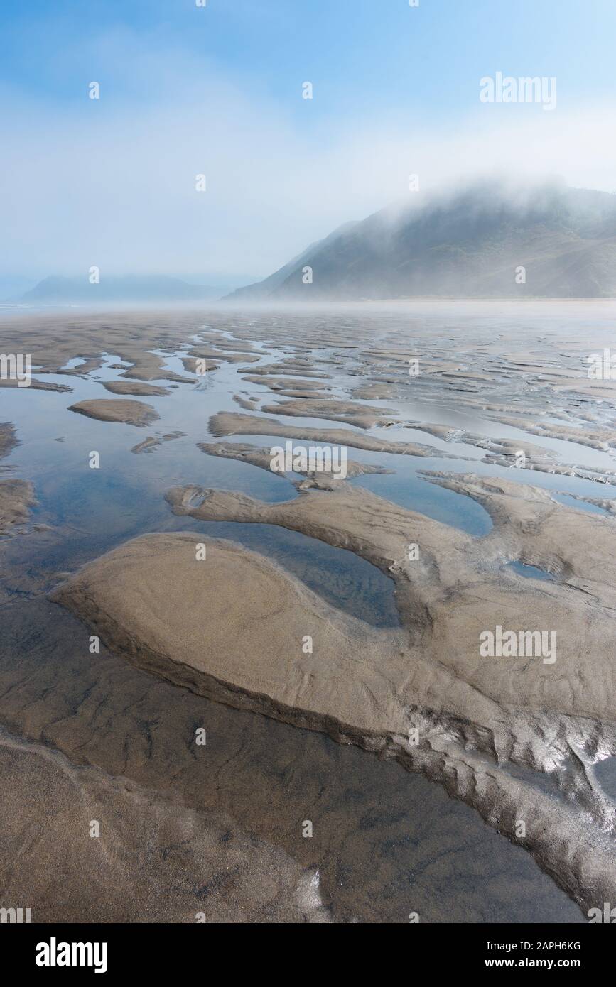 Ocean puddles hi-res stock photography and images - Alamy