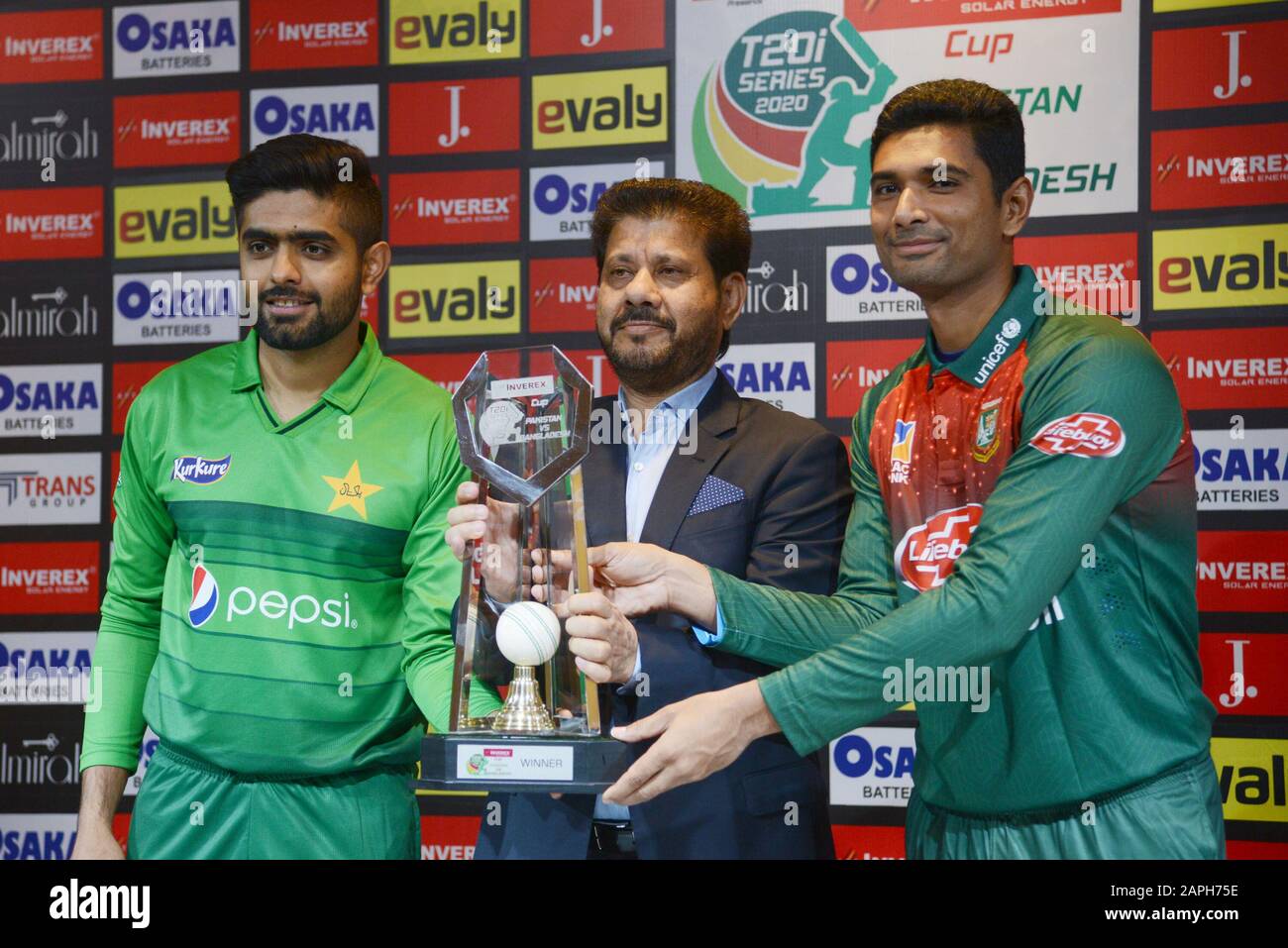 Lahore, Pakistan. 23rd Jan, 2020. Pakistan cricket team captain Babar ...