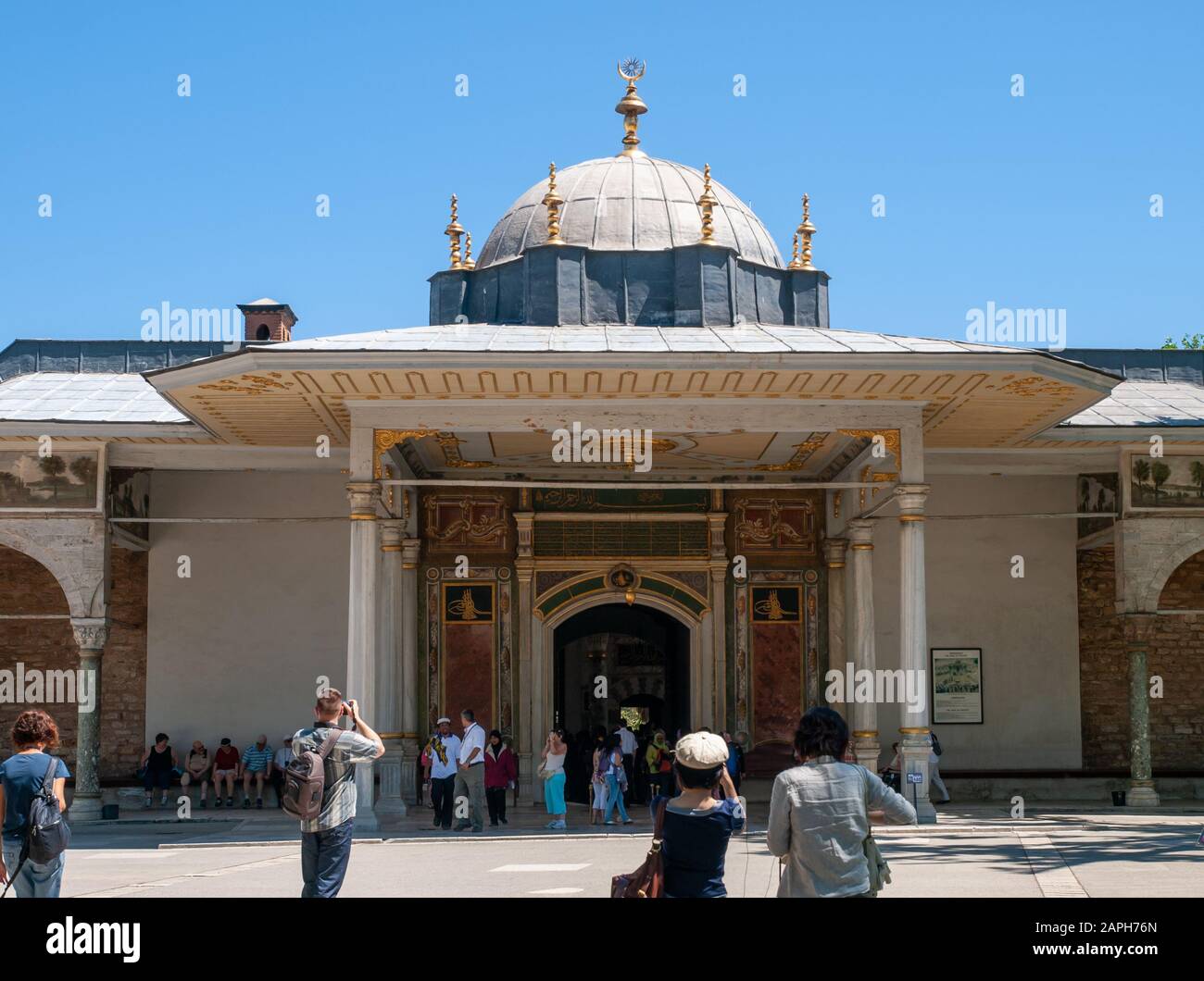 Istanbul / Turkey Tourists taking photos, visitors at Topkapi palace ...