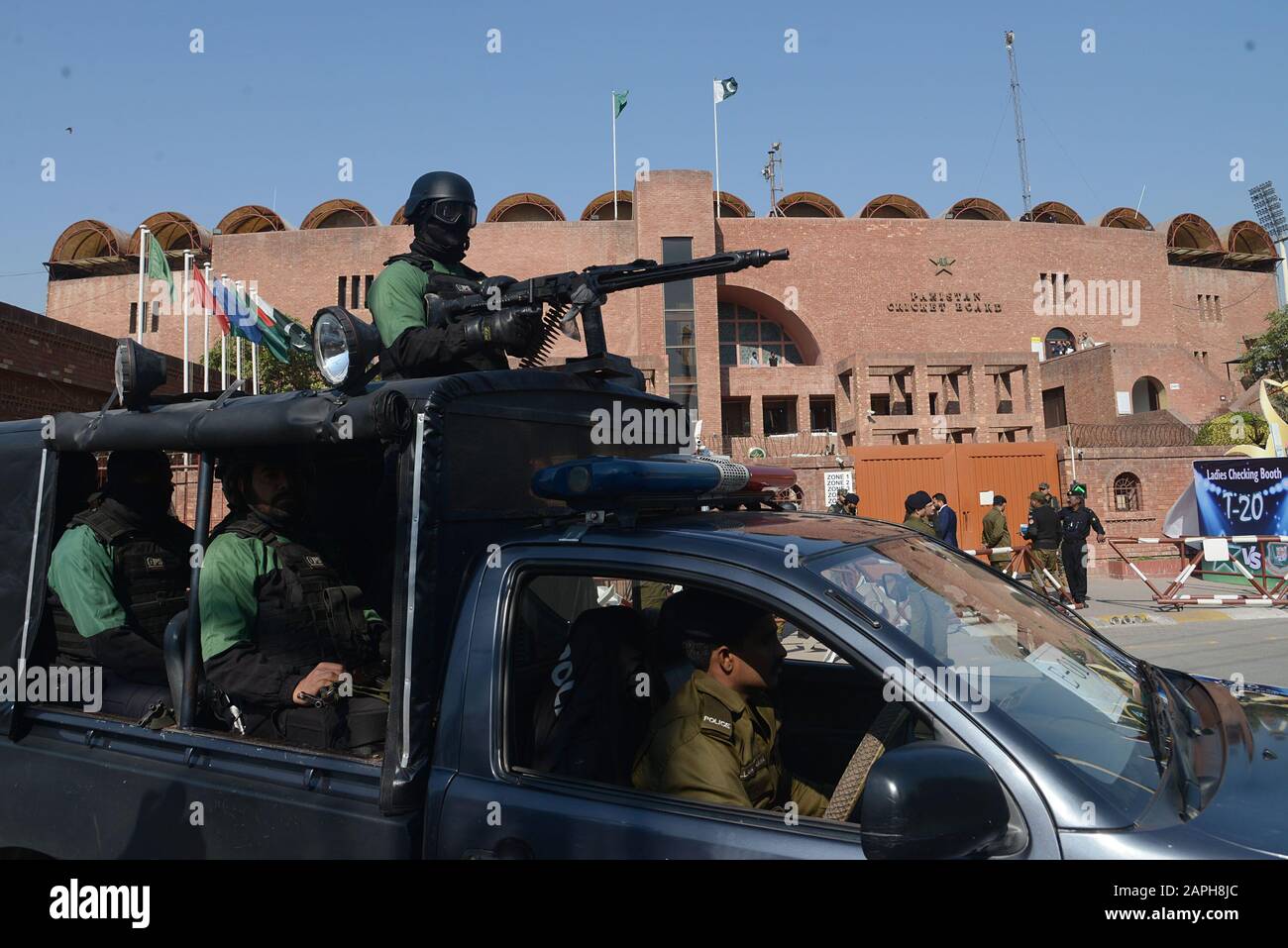 Lahore, Pakistan. 23rd Jan, 2020. Pakistani Rangers personnel ...