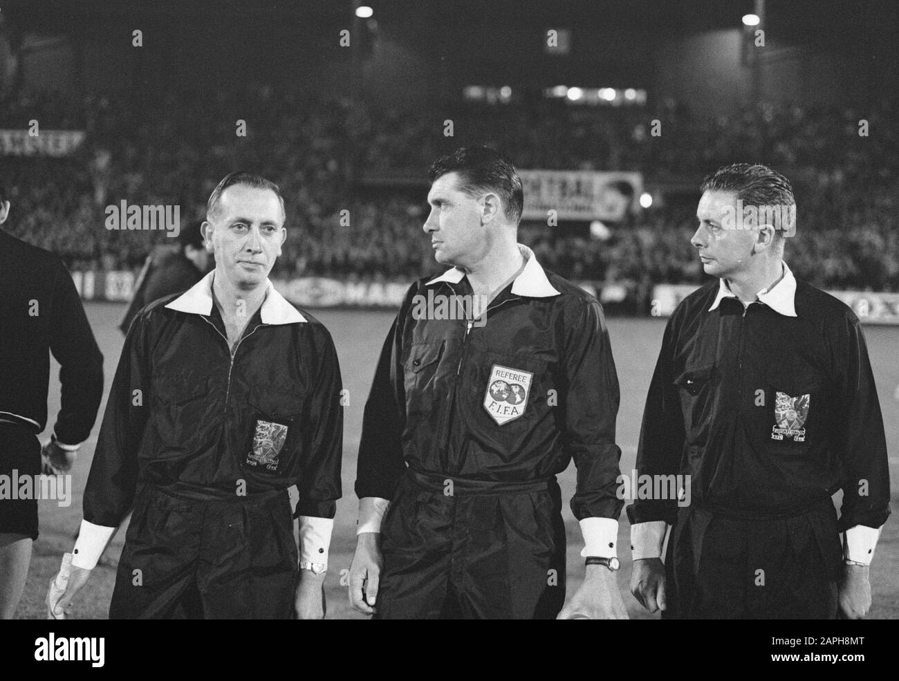 British referee taylor hi-res stock photography and images - Alamy