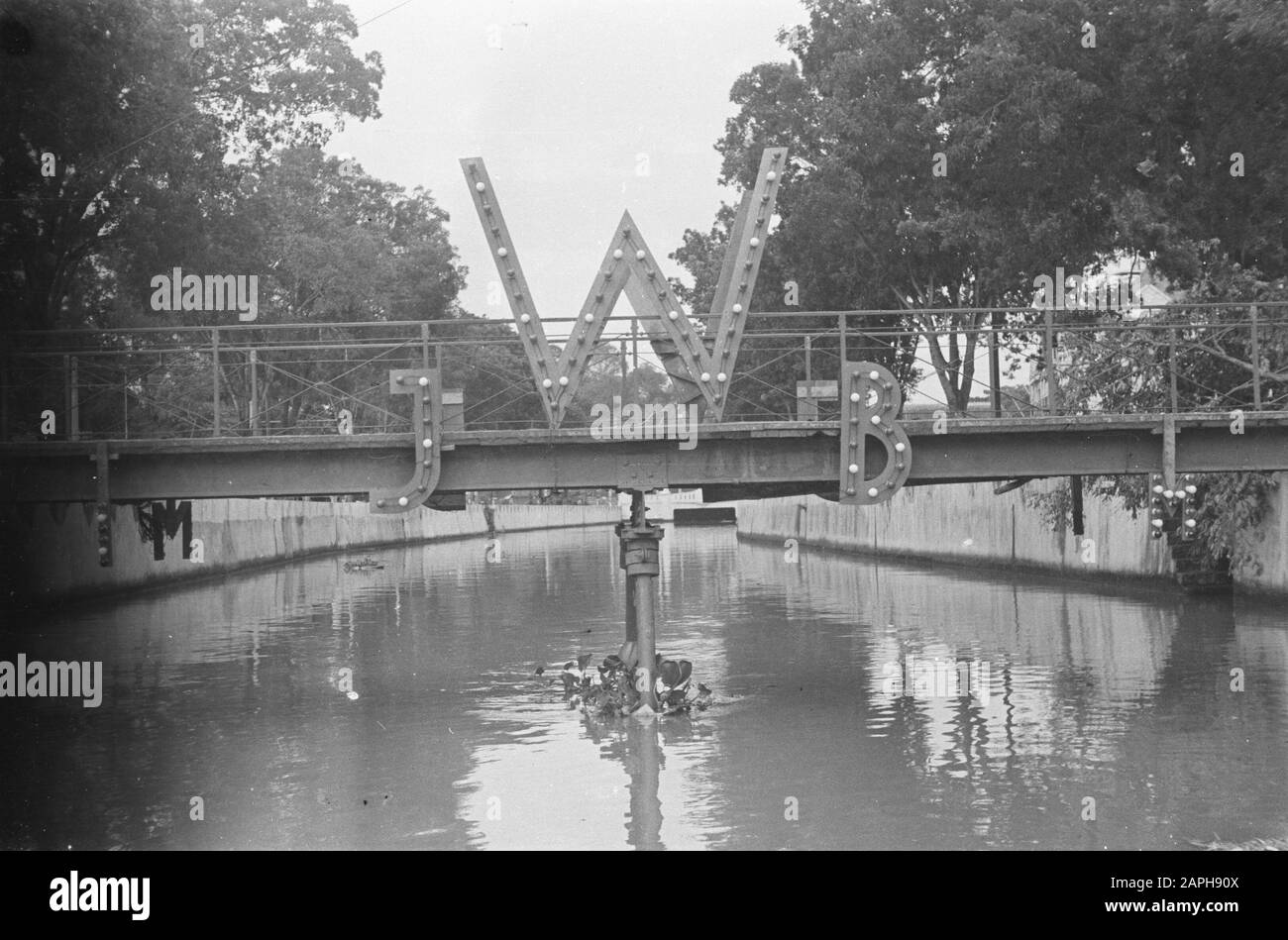 Chicken bridge Black and White Stock Photos & Images - Alamy