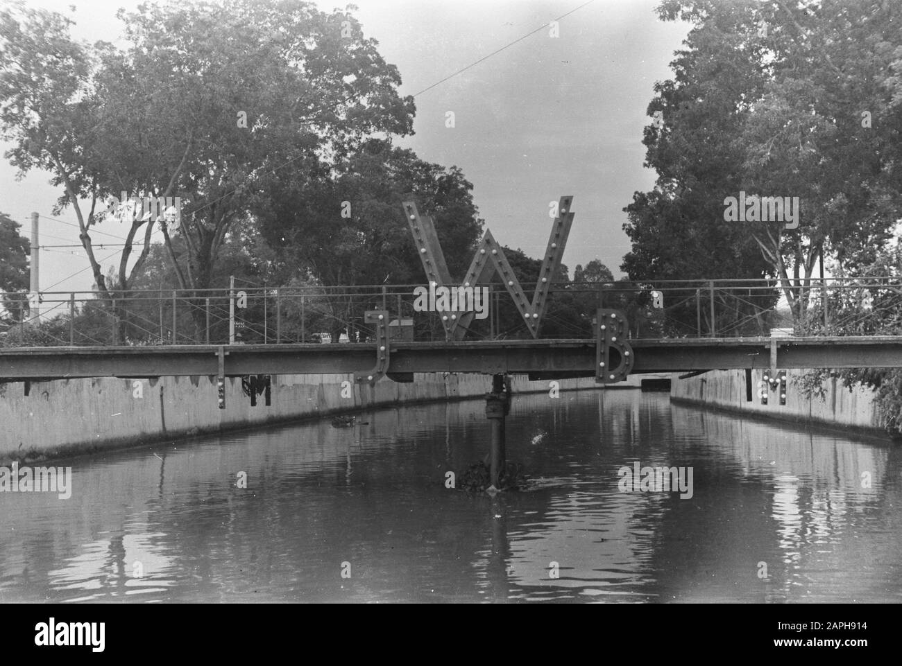 Festive opening of the 'chicken bridge' Description: The bridge ...