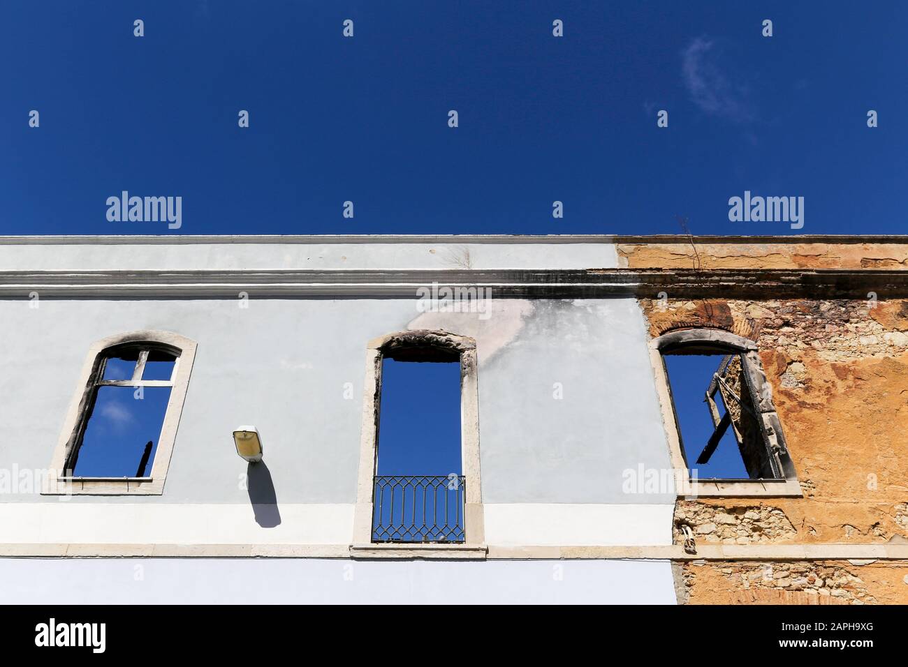 Burnt bricks hi-res stock photography and images - Alamy