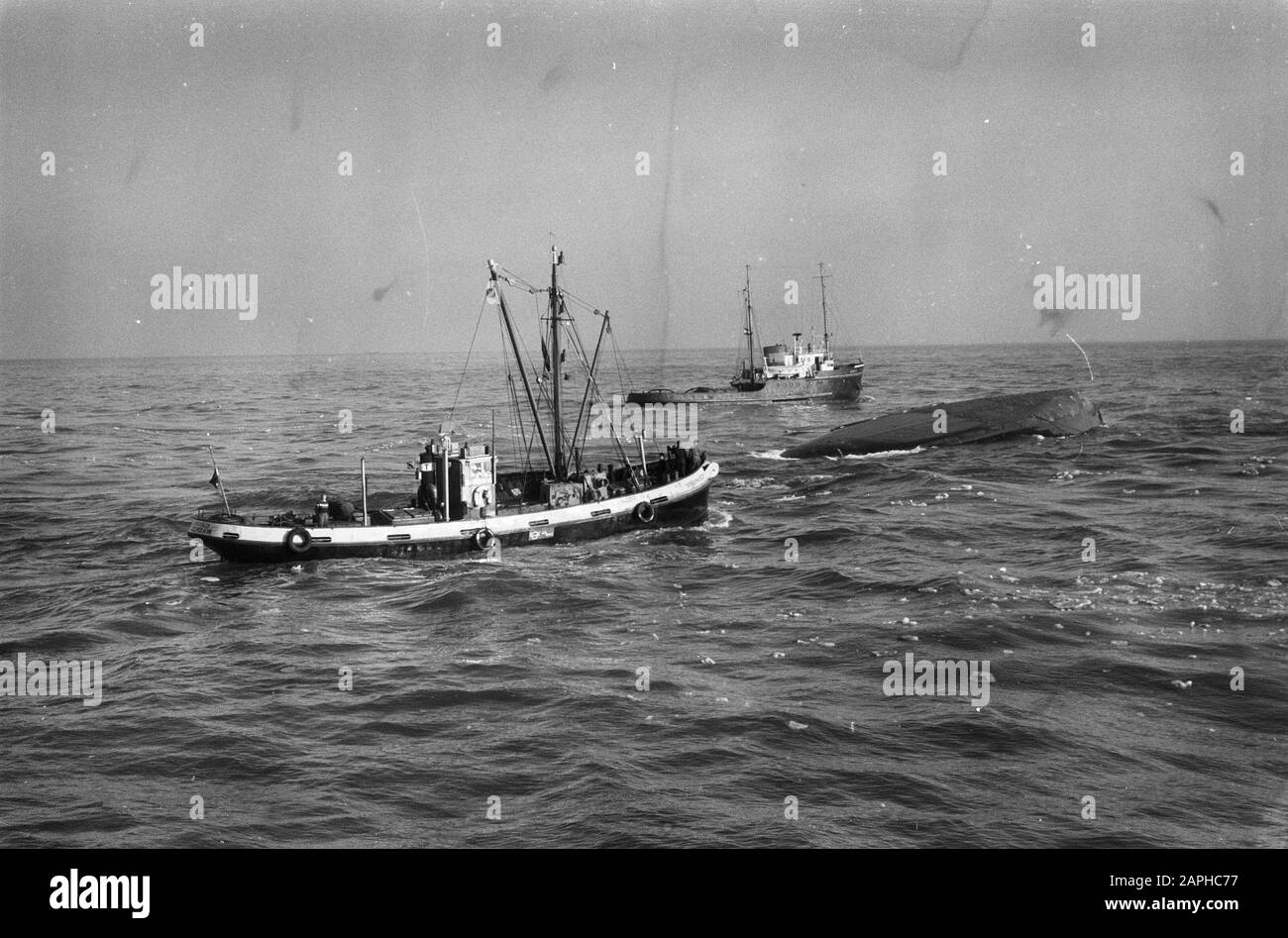 The Yellow Sea with tilted ship Thuntank 7 as drag the Nieuwe Waterweg ...
