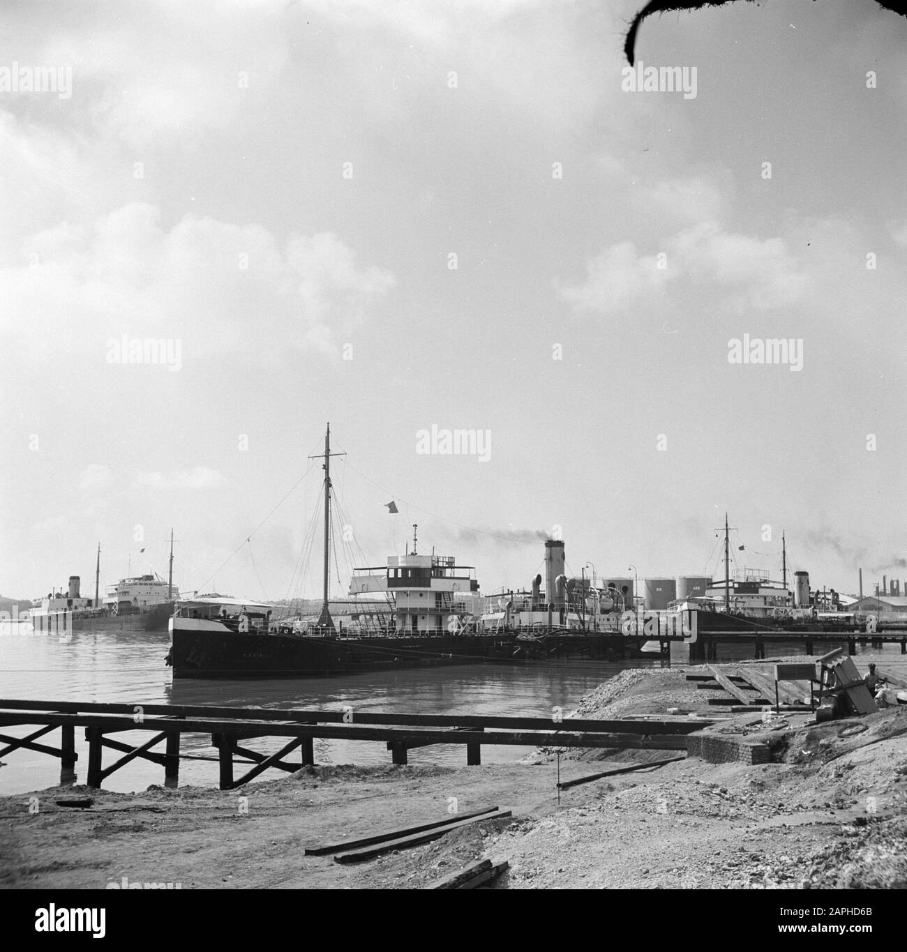 Curacao isla refinery Black and White Stock Photos & Images - Alamy