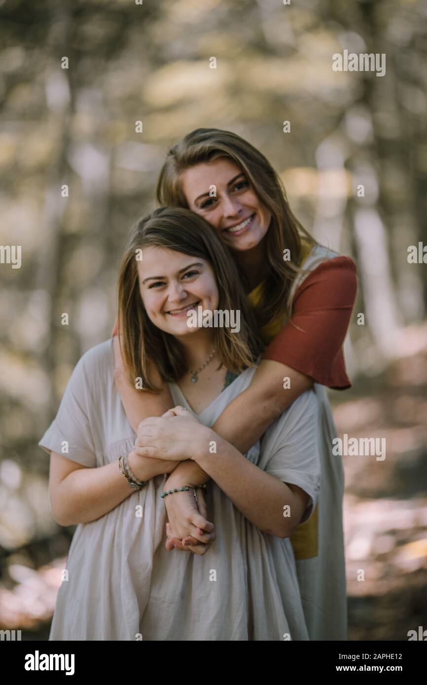 Women hug hugs hugging hi-res stock photography and images - Alamy