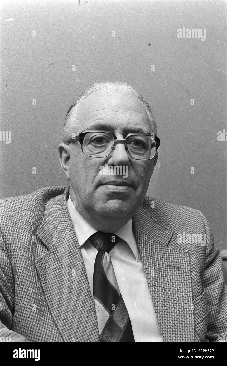 Description 1980 Black and White Stock Photos & Images - Alamy