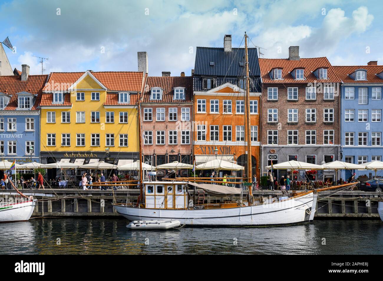 17th century waterfront hi-res stock photography and images - Alamy