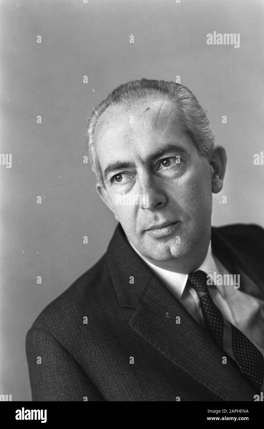 Mr van Kranendonk, member of the board of De Bijenkorf Date: 24 ...