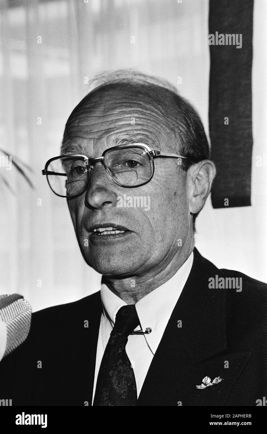 Mr verhoeven hi-res stock photography and images - Alamy