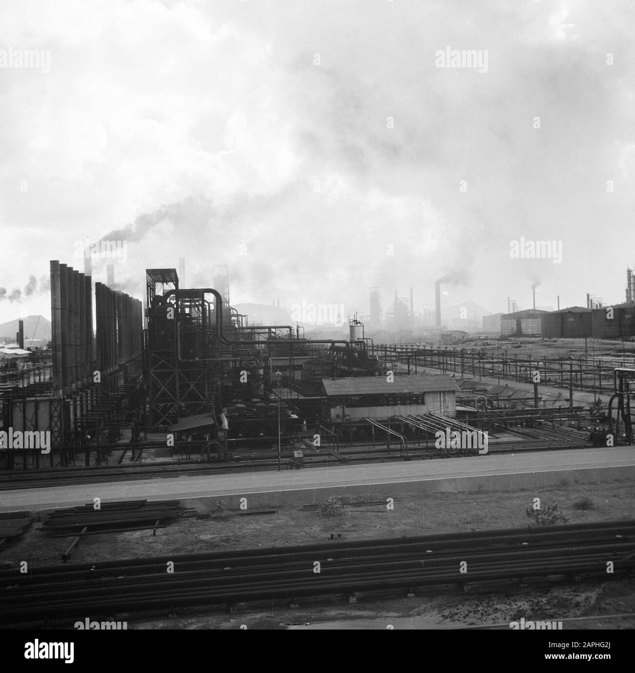 Isla oil refinery Black and White Stock Photos & Images - Alamy