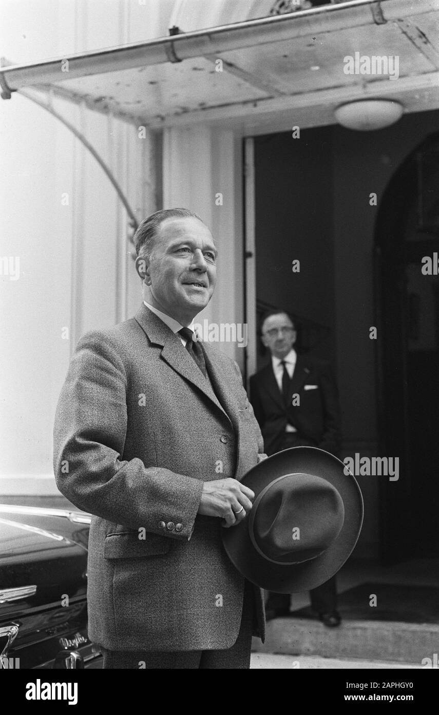 Professor th hi-res stock photography and images - Alamy