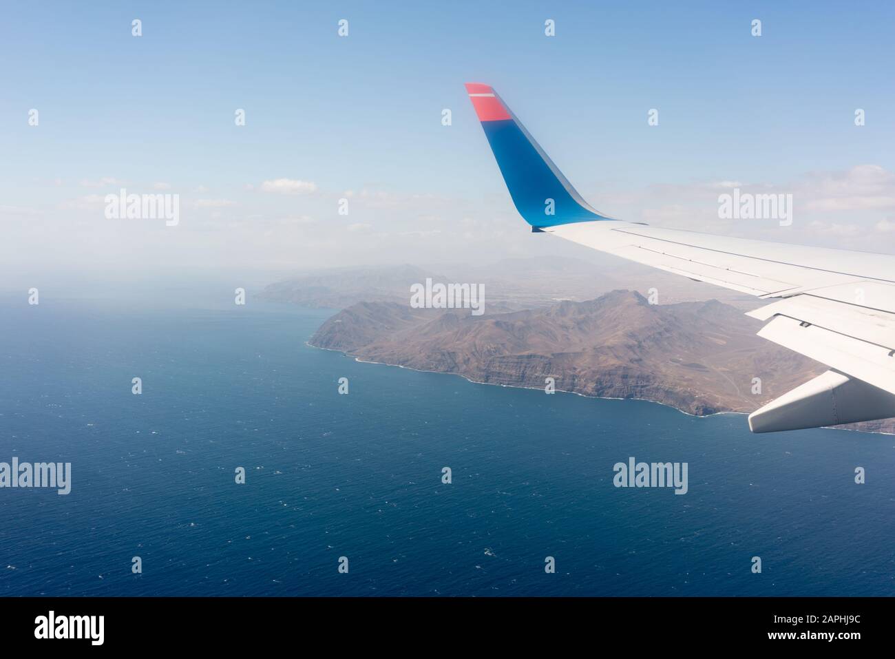 Canary Islands mountain landscape under airplane wing Stock Photo - Alamy