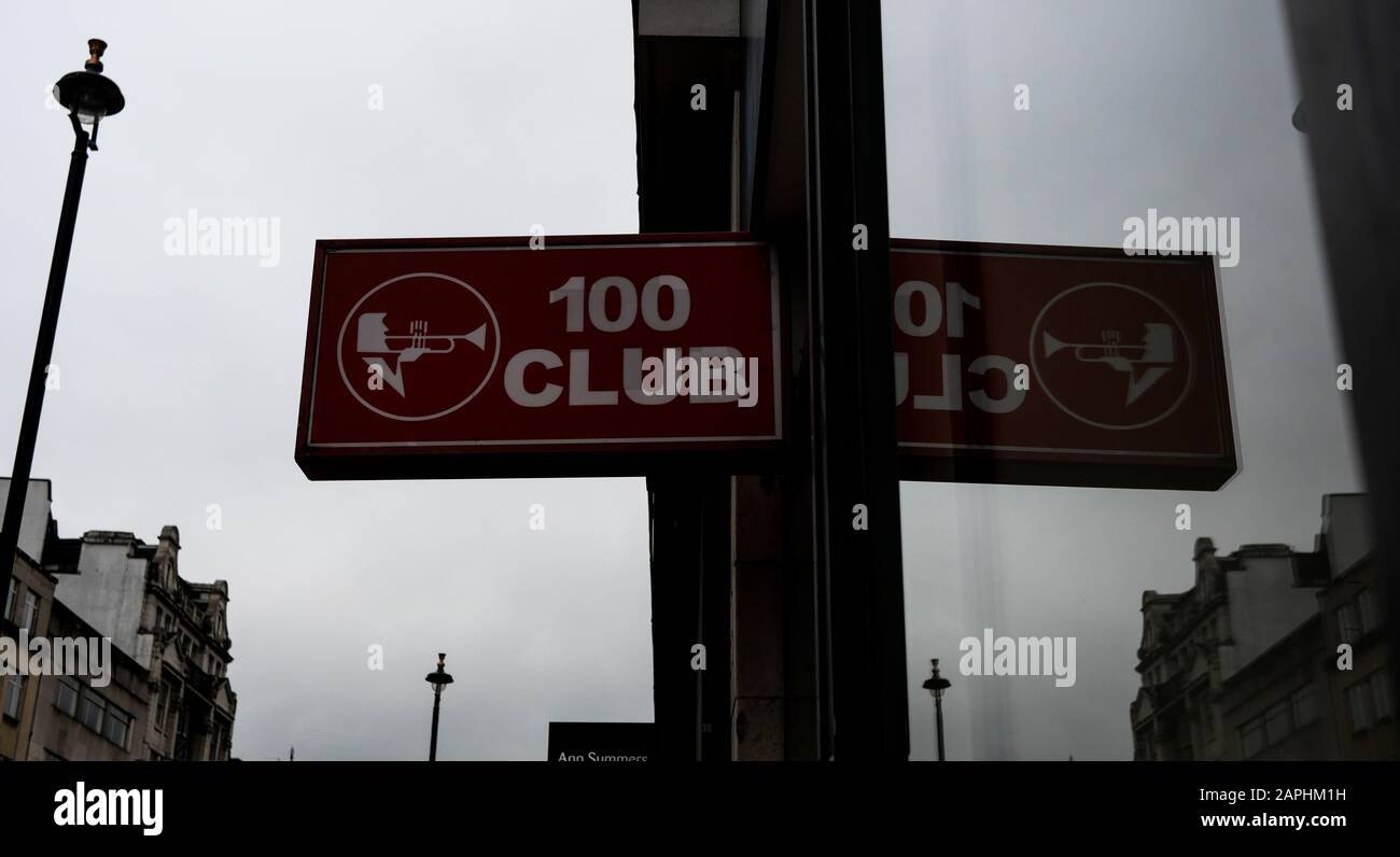 100 club sign hi-res stock photography and images - Alamy