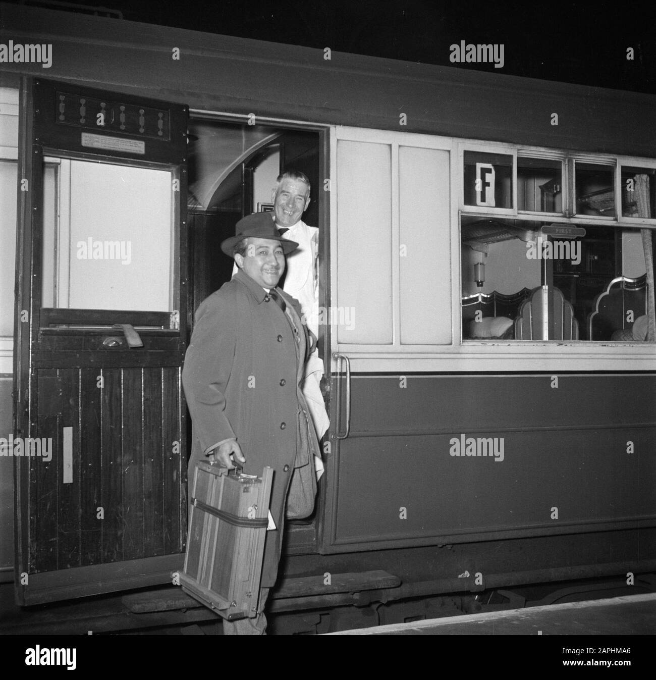 Reportage Eppo Doeve Description: The artist Eppo Doeve leaves at ...