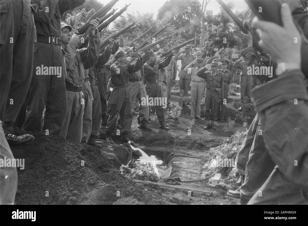 Burial of Major B.H.J. Callenbach on the Menteng Pulo Field Description ...