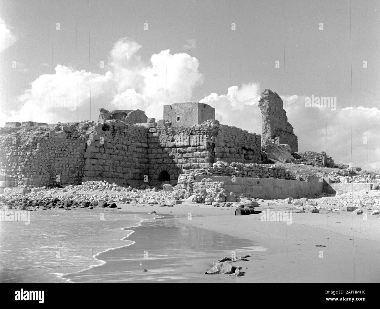 Atlit castle hi-res stock photography and images - Alamy