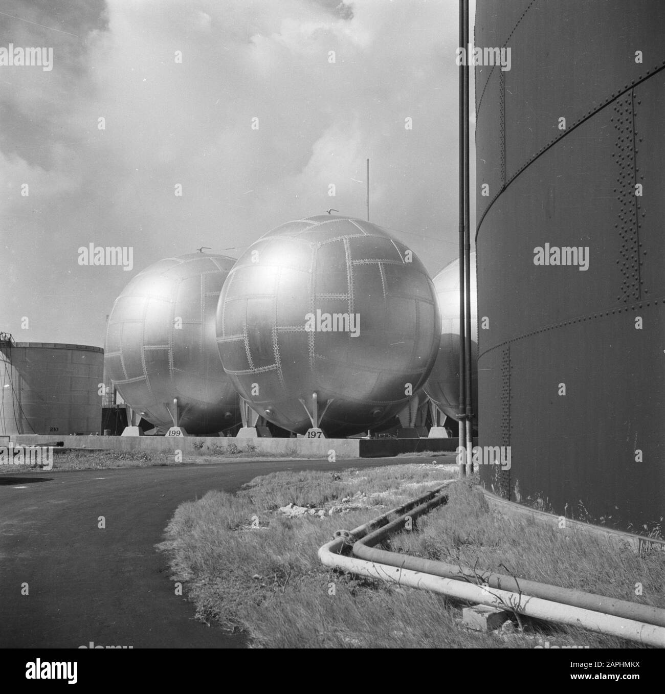 Travel to Suriname and the Netherlands Antilles Description: The Lake ...