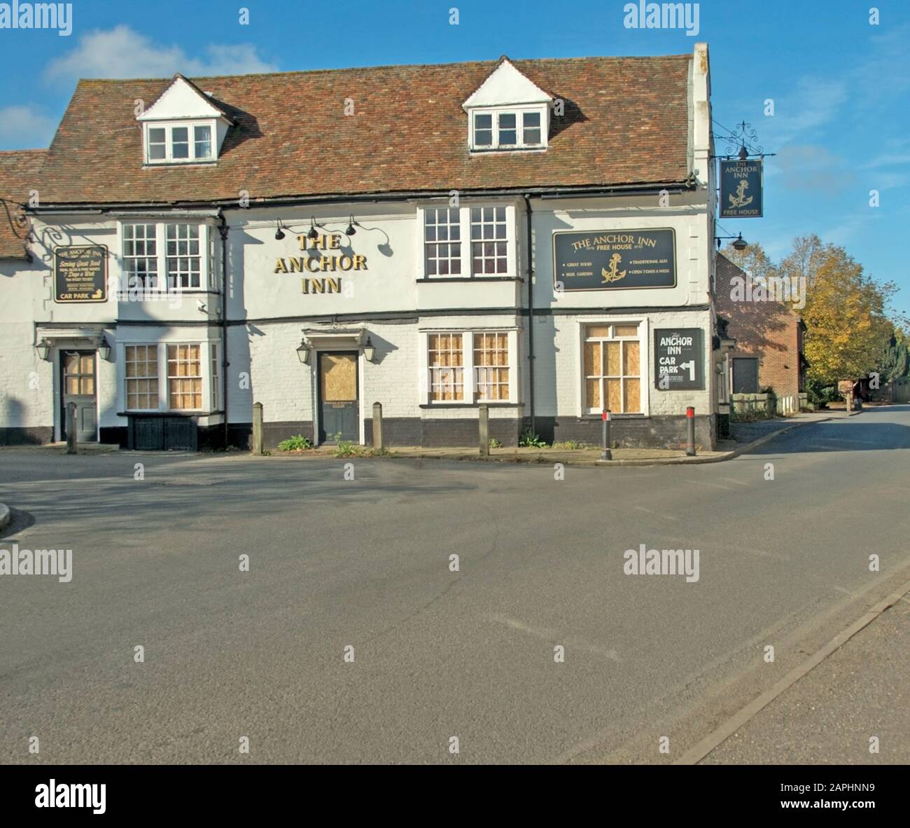 Littlebourne Village Anchor Inn Derlict Kent Stock Photo - Alamy